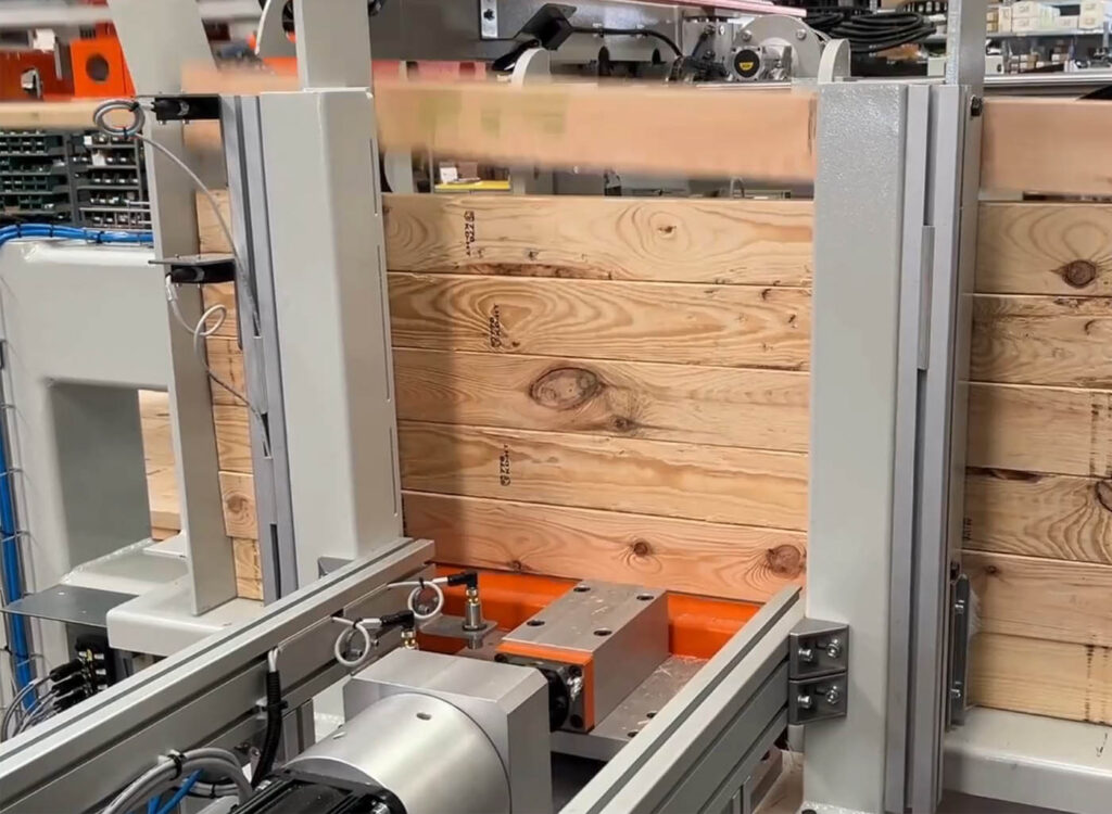Automatic Pallet Stringer Notching Machine +4000 Pieces/hour - Global Wood